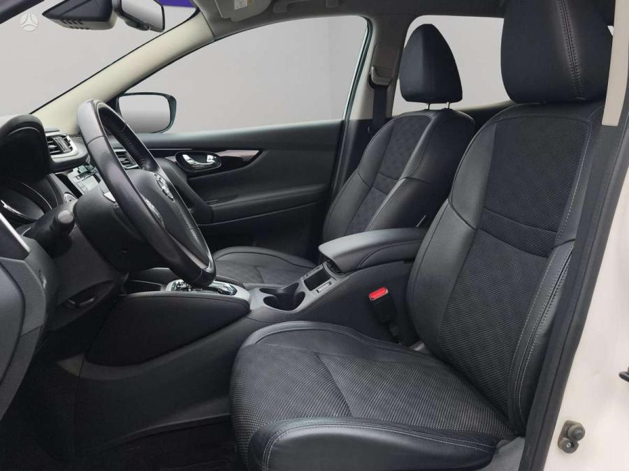 White Nissan Qashqai 2017 in Vilnius, with an engine capacity of 1.20 L and mileage of 76 thousand km for 11499 €, photo 14 on AUTOMOTO.COM.LV
