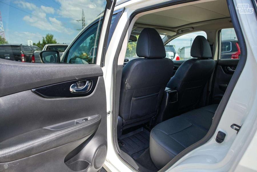 Balts Nissan Qashqai 2017 Marijampole, ar dzinēja tilpumu 1.20 L un nobraukumu 127 tūkst. km par 10950 €, foto 31 vietnē AUTOMOTO.COM.LV