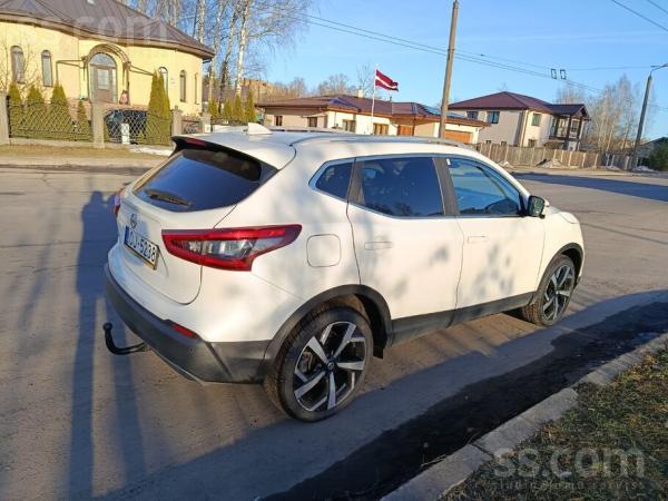 Balts Nissan Qashqai 2017 Rīga, ar dzinēja tilpumu 1.20 L un nobraukumu 134 tūkst. km par 11500 €, foto 2 vietnē AUTOMOTO.COM.LV