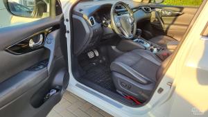 White Nissan Qashqai 2017 in Vilnius, with an engine capacity of 1.20 L and mileage of 90 thousand km for 11500 €, photo 6 on AUTOMOTO.COM.LV