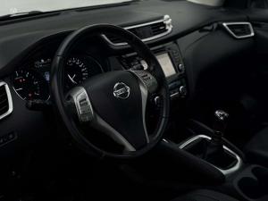 White Nissan Qashqai 2017 in Vilnius, with an engine capacity of 1.46 L and mileage of 213 thousand km for 10490 €, photo 9 on AUTOMOTO.COM.LV