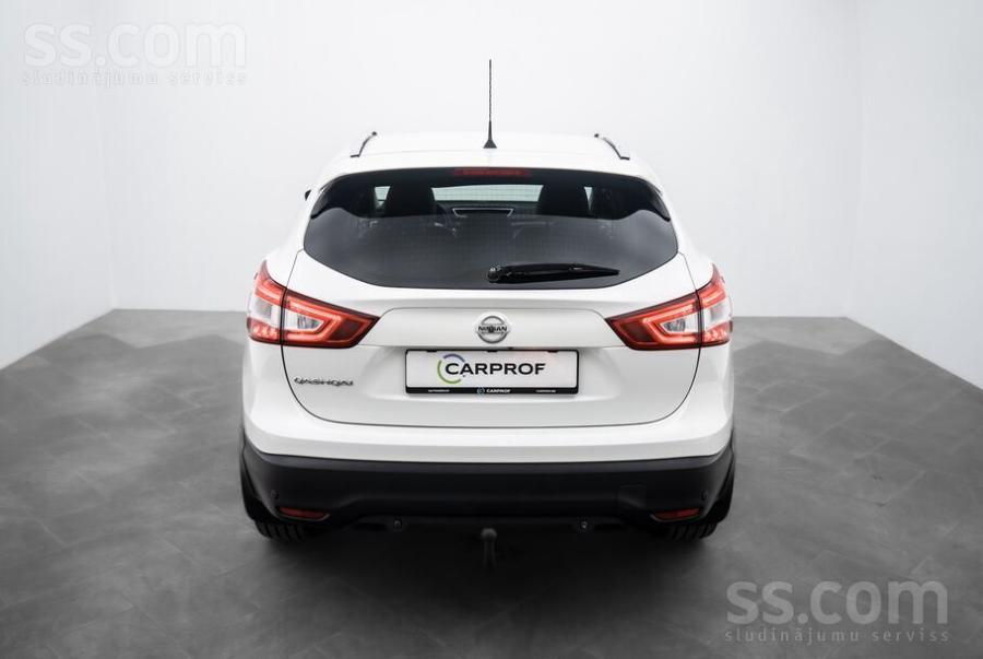 White Nissan Qashqai 2017 in Tallinn, with an engine capacity of 1.20 L and mileage of 92 thousand km for 12999 €, photo 7 on AUTOMOTO.COM.LV
