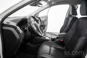 White Nissan Qashqai 2017 in Tallinn, with an engine capacity of 1.20 L and mileage of 92 thousand km for 12999 €, photo 9 on AUTOMOTO.COM.LV