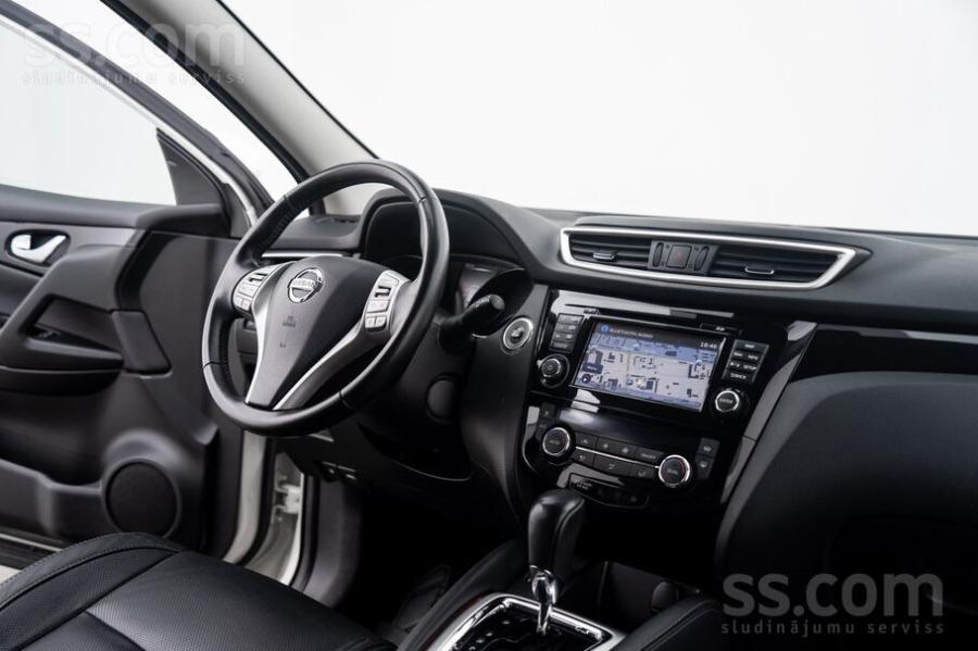 White Nissan Qashqai 2017 in Tallinn, with an engine capacity of 1.20 L and mileage of 92 thousand km for 12999 €, photo 13 on AUTOMOTO.COM.LV