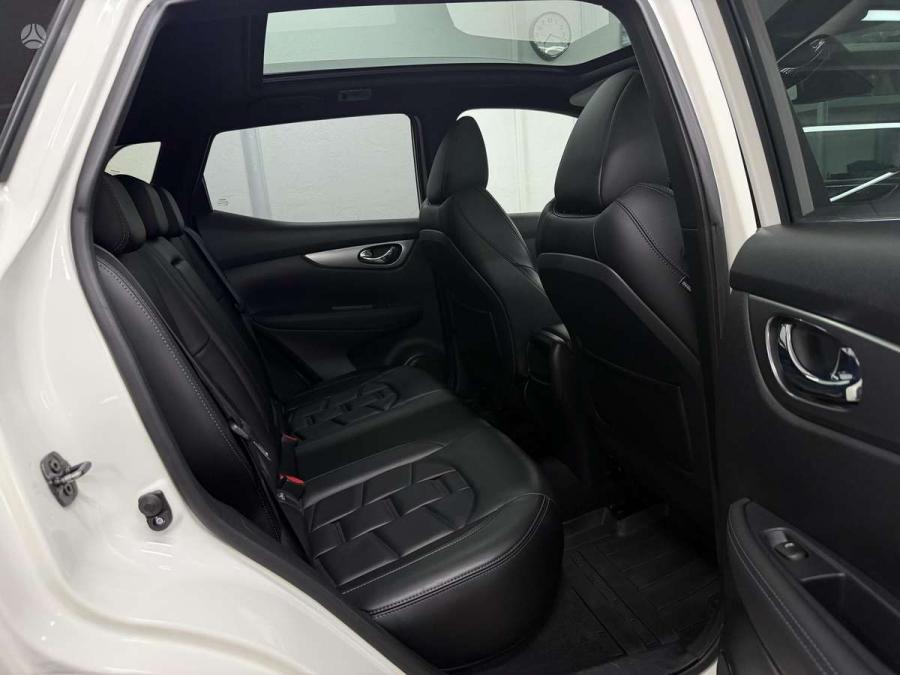 Balts Nissan Qashqai 2017 Kauņa, ar dzinēja tilpumu 1.60 L un nobraukumu 206 tūkst. km par 10200 €, foto 28 vietnē AUTOMOTO.COM.LV