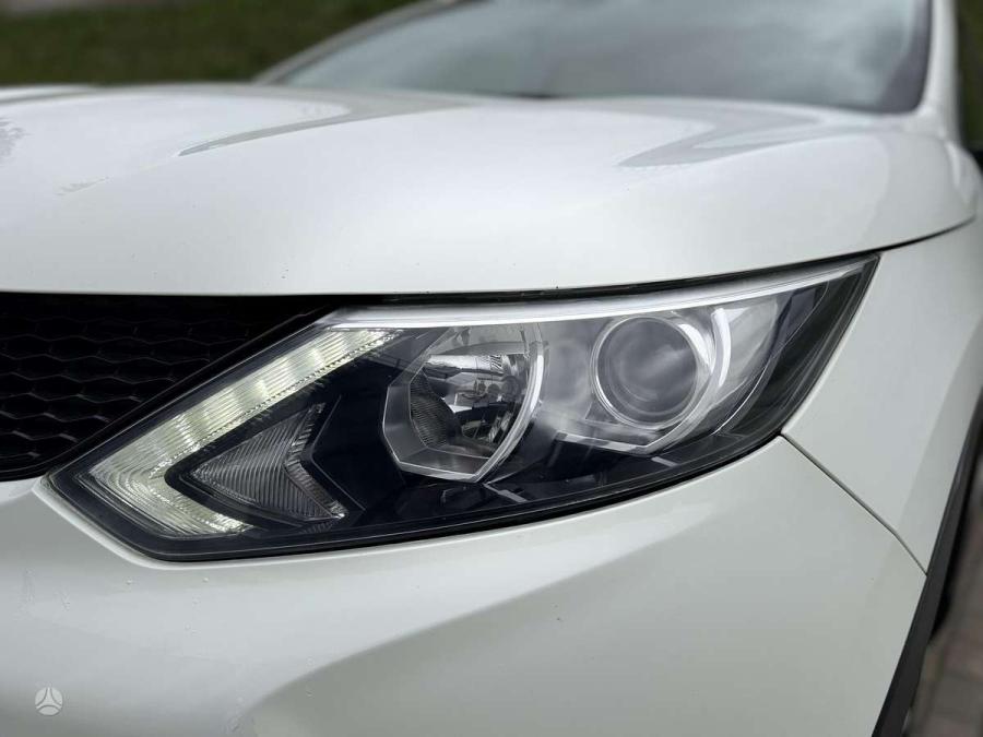 Balts Nissan Qashqai 2017 Viļņa, ar dzinēja tilpumu 1.60 L un nobraukumu 199 tūkst. km par 6600 €, foto 5 vietnē AUTOMOTO.COM.LV