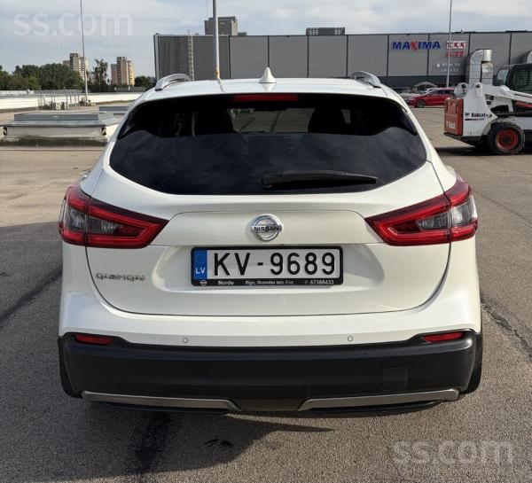 Balts Nissan Qashqai 2017 Rīga, ar dzinēja tilpumu 1.20 L un nobraukumu 86 tūkst. km par 12800 €, foto 4 vietnē AUTOMOTO.COM.LV