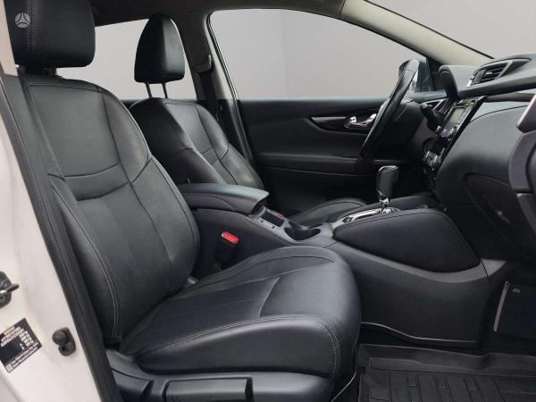 White Nissan Qashqai 2017 in Vilnius, with an engine capacity of 1.20 L and mileage of 105 thousand km for 10999 €, photo 8 on AUTOMOTO.COM.LV