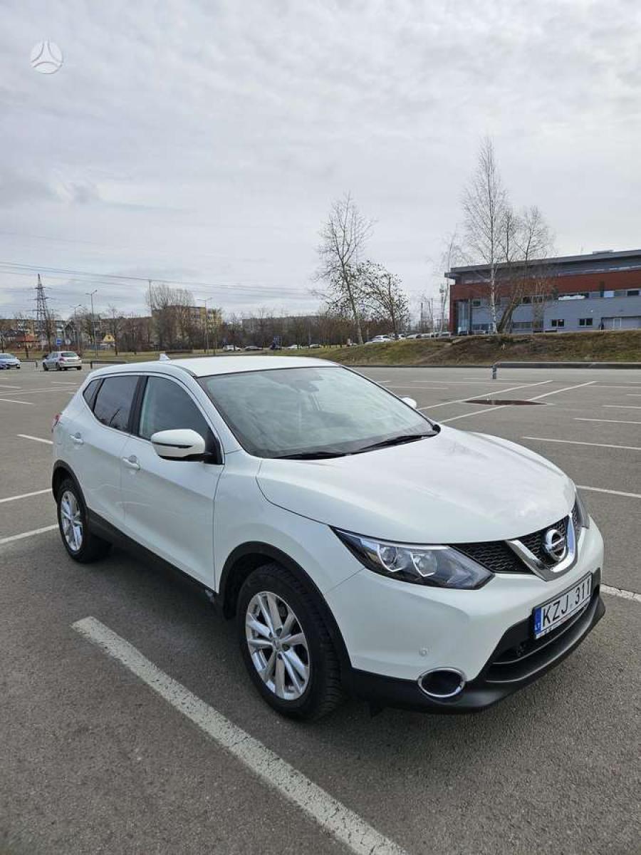 White Nissan Qashqai 2017 in Siauliai, with an engine capacity of 1.20 L and mileage of 122 thousand km for 10550 €, photo 8 on AUTOMOTO.COM.LV
