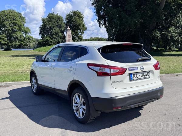 White Nissan Qashqai 2017 in Riga, with an engine capacity of 1.20 L and mileage of 0 thousand km for 8950 €, photo 4 on AUTOMOTO.COM.LV