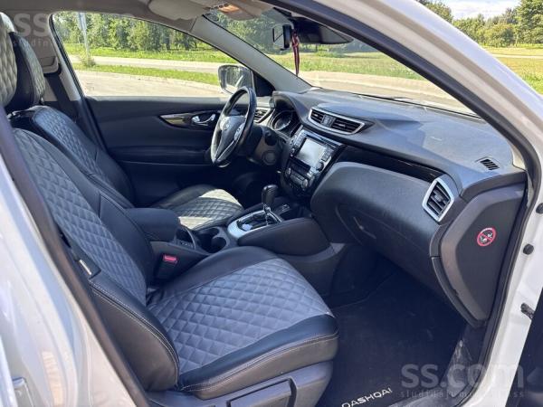 White Nissan Qashqai 2017 in Riga, with an engine capacity of 1.20 L and mileage of 0 thousand km for 8950 €, photo 10 on AUTOMOTO.COM.LV