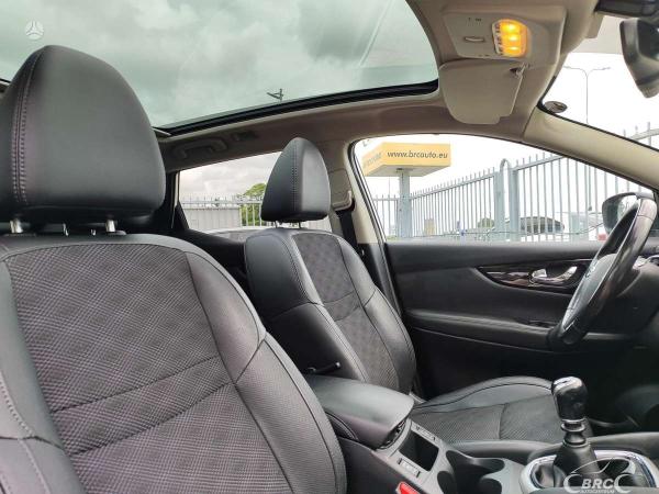 White Nissan Qashqai 2017 in Klaipeda, with an engine capacity of 1.46 L and mileage of 147 thousand km for 10900 €, photo 10 on AUTOMOTO.COM.LV
