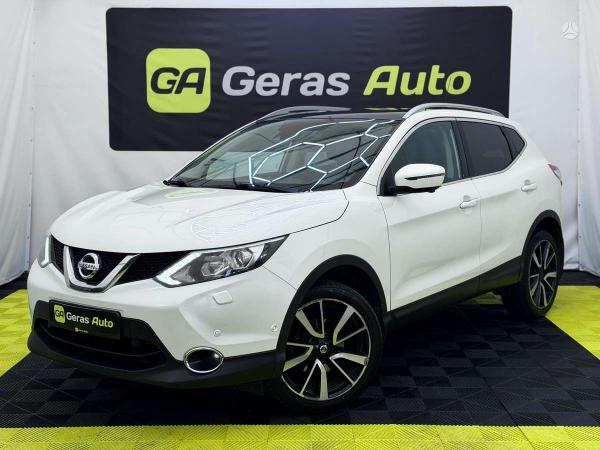 White Nissan Qashqai 2017 in Vilnius, with an engine capacity of 1.46 L and mileage of 213 thousand km for 9999 €, photo 1 on AUTOMOTO.COM.LV
