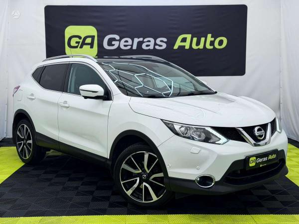 White Nissan Qashqai 2017 in Vilnius, with an engine capacity of 1.46 L and mileage of 213 thousand km for 9999 €, photo 3 on AUTOMOTO.COM.LV