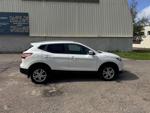 Nissan Qashqai 2017 Kauņa vietnē Balts Nissan Qashqai 2017 Kauņa, ar dzinēja tilpumu 1.46 L un nobraukumu 178 tūkst. km par 9000 €, foto 3 vietnē AUTOMOTO.COM.LV