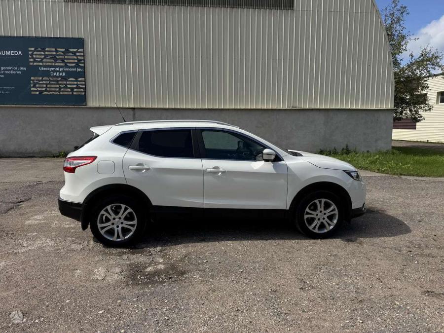 Balts Nissan Qashqai 2017 Kauņa, ar dzinēja tilpumu 1.46 L un nobraukumu 178 tūkst. km par 9000 €, foto 3 vietnē AUTOMOTO.COM.LV