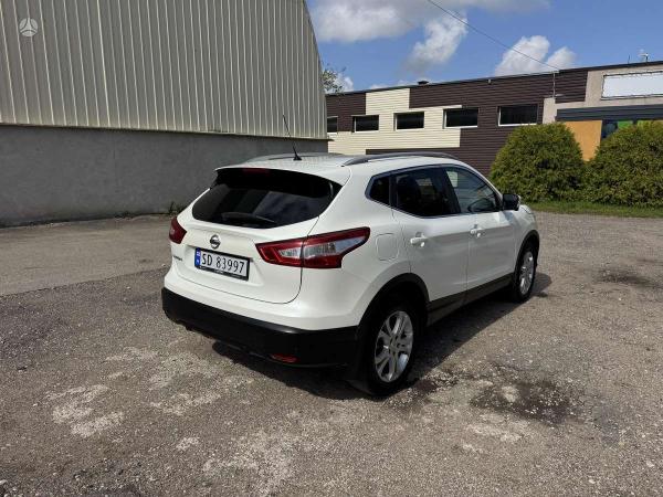 Nissan Qashqai 2017 Kauņa vietnē Balts Nissan Qashqai 2017 Kauņa, ar dzinēja tilpumu 1.46 L un nobraukumu 178 tūkst. km par 9000 €, foto 4 vietnē AUTOMOTO.COM.LV