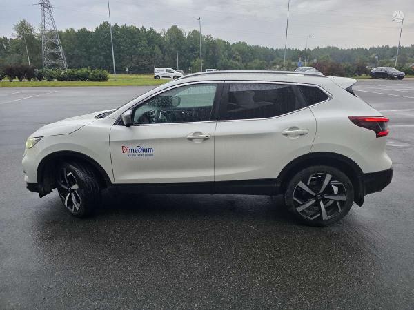 Nissan Qashqai 2017 Kauņa vietnē Balts Nissan Qashqai 2017 Kauņa, ar dzinēja tilpumu 1.20 L un nobraukumu 186 tūkst. km par 10500 €, foto 5 vietnē AUTOMOTO.COM.LV