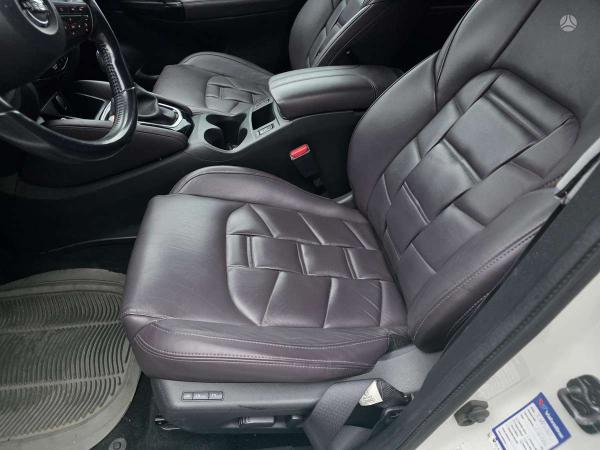 Nissan Qashqai 2017 Kauņa vietnē Balts Nissan Qashqai 2017 Kauņa, ar dzinēja tilpumu 1.20 L un nobraukumu 186 tūkst. km par 10500 €, foto 8 vietnē AUTOMOTO.COM.LV