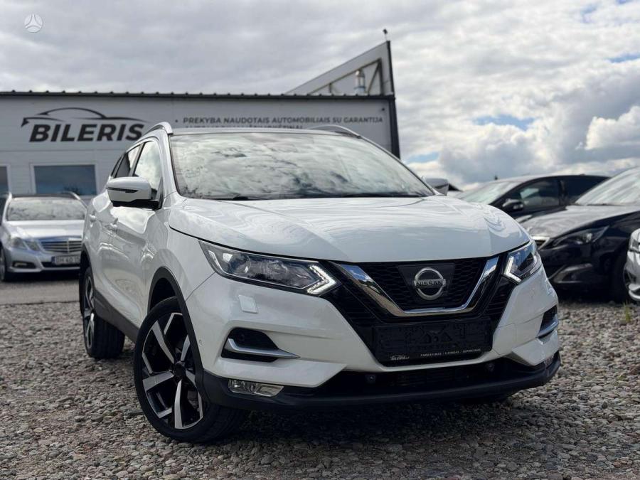 Balts Nissan Qashqai 2017 Utena, ar dzinēja tilpumu 1.20 L un nobraukumu 200 tūkst. km par 7690 €, foto 1 vietnē AUTOMOTO.COM.LV