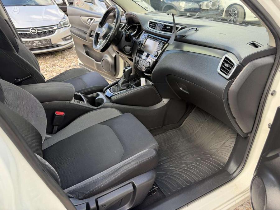 Balts Nissan Qashqai 2017 Utena, ar dzinēja tilpumu 1.20 L un nobraukumu 200 tūkst. km par 7690 €, foto 8 vietnē AUTOMOTO.COM.LV