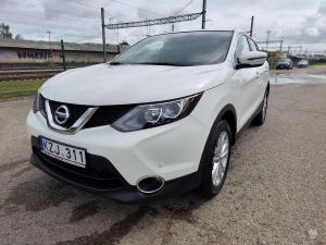 White Nissan Qashqai 2017 in Siauliai, with an engine capacity of 1.20 L and mileage of 121 thousand km for 10300 €, photo 1 on AUTOMOTO.COM.LV