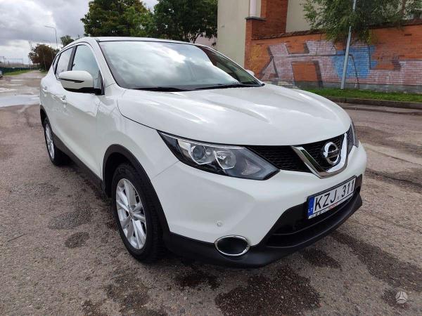 White Nissan Qashqai 2017 in Siauliai, with an engine capacity of 1.20 L and mileage of 121 thousand km for 10300 €, photo 4 on AUTOMOTO.COM.LV