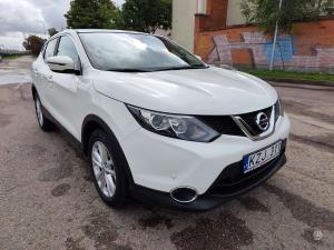White Nissan Qashqai 2017 in Siauliai, with an engine capacity of 1.20 L and mileage of 121 thousand km for 10300 €, photo 4 on AUTOMOTO.COM.LV