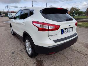 White Nissan Qashqai 2017 in Siauliai, with an engine capacity of 1.20 L and mileage of 121 thousand km for 10300 €, photo 7 on AUTOMOTO.COM.LV