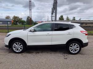White Nissan Qashqai 2017 in Siauliai, with an engine capacity of 1.20 L and mileage of 121 thousand km for 10300 €, photo 9 on AUTOMOTO.COM.LV