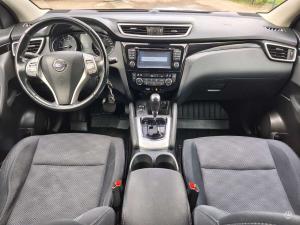 White Nissan Qashqai 2017 in Siauliai, with an engine capacity of 1.20 L and mileage of 121 thousand km for 10300 €, photo 10 on AUTOMOTO.COM.LV