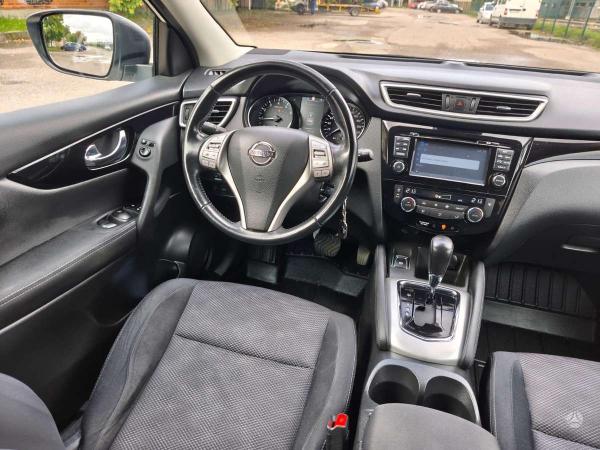 White Nissan Qashqai 2017 in Siauliai, with an engine capacity of 1.20 L and mileage of 121 thousand km for 10300 €, photo 11 on AUTOMOTO.COM.LV