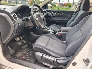 White Nissan Qashqai 2017 in Siauliai, with an engine capacity of 1.20 L and mileage of 121 thousand km for 10300 €, photo 13 on AUTOMOTO.COM.LV