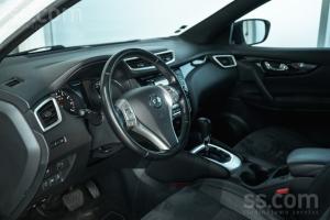 Balts Nissan Qashqai 2017 Rīga, ar dzinēja tilpumu 1.20 L un nobraukumu 132 tūkst. km par 9900 €, foto 4 vietnē AUTOMOTO.COM.LV
