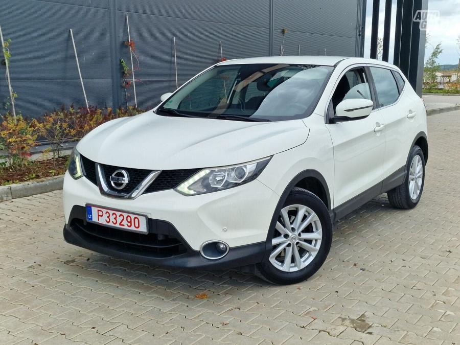 White Nissan Qashqai 2017 in Vilnius, with an engine capacity of 1.20 L and mileage of 129 thousand km for 8500 €, photo 1 on AUTOMOTO.COM.LV