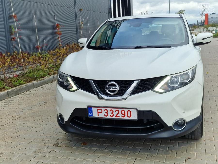 White Nissan Qashqai 2017 in Vilnius, with an engine capacity of 1.20 L and mileage of 129 thousand km for 8500 €, photo 7 on AUTOMOTO.COM.LV
