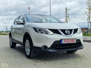 White Nissan Qashqai 2017 in Vilnius, with an engine capacity of 1.20 L and mileage of 129 thousand km for 8500 €, photo 8 on AUTOMOTO.COM.LV