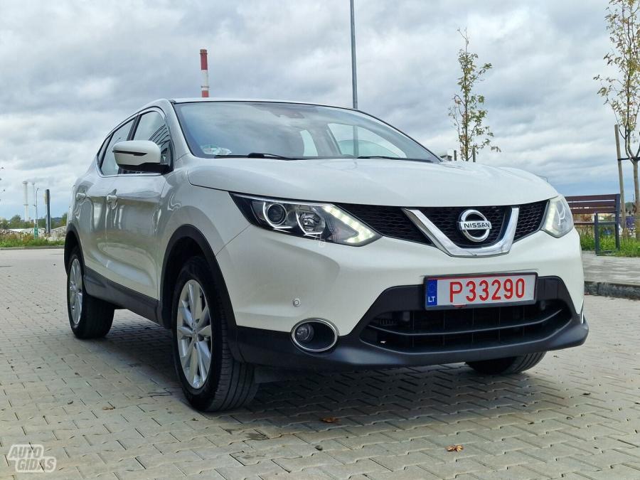 White Nissan Qashqai 2017 in Vilnius, with an engine capacity of 1.20 L and mileage of 129 thousand km for 8500 €, photo 8 on AUTOMOTO.COM.LV