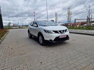 White Nissan Qashqai 2017 in Vilnius, with an engine capacity of 1.20 L and mileage of 129 thousand km for 8500 €, photo 9 on AUTOMOTO.COM.LV