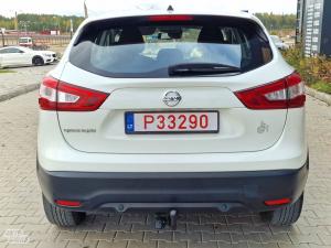 White Nissan Qashqai 2017 in Vilnius, with an engine capacity of 1.20 L and mileage of 129 thousand km for 8500 €, photo 11 on AUTOMOTO.COM.LV
