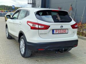 White Nissan Qashqai 2017 in Vilnius, with an engine capacity of 1.20 L and mileage of 129 thousand km for 8500 €, photo 13 on AUTOMOTO.COM.LV