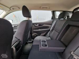 White Nissan Qashqai 2017 in Vilnius, with an engine capacity of 1.20 L and mileage of 129 thousand km for 8500 €, photo 17 on AUTOMOTO.COM.LV