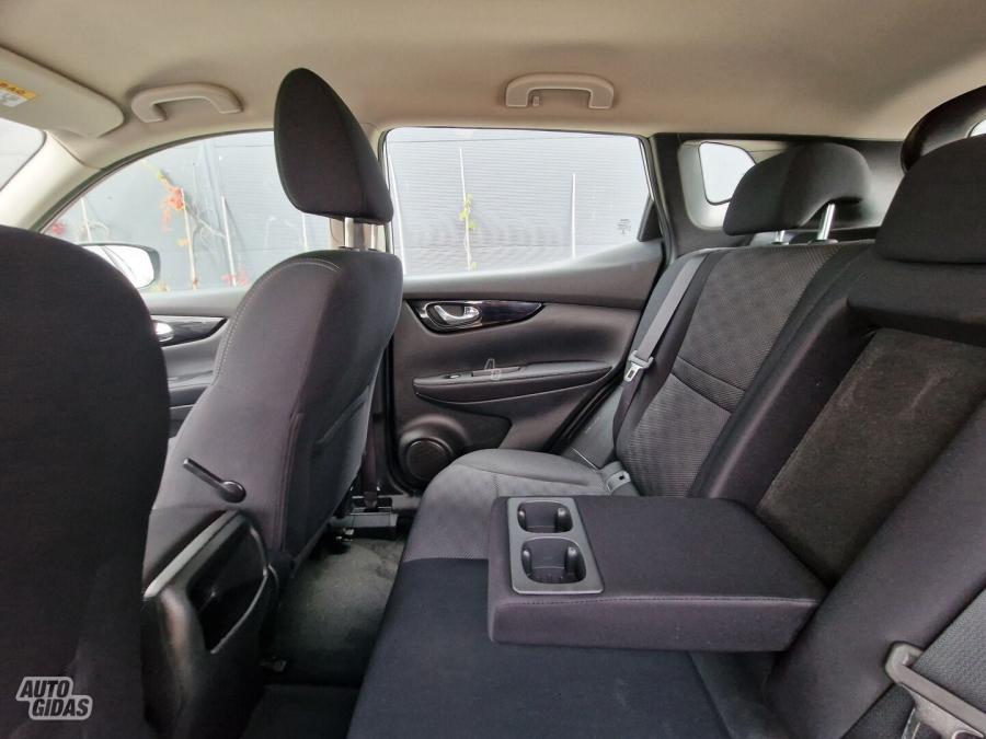 White Nissan Qashqai 2017 in Vilnius, with an engine capacity of 1.20 L and mileage of 129 thousand km for 8500 €, photo 17 on AUTOMOTO.COM.LV