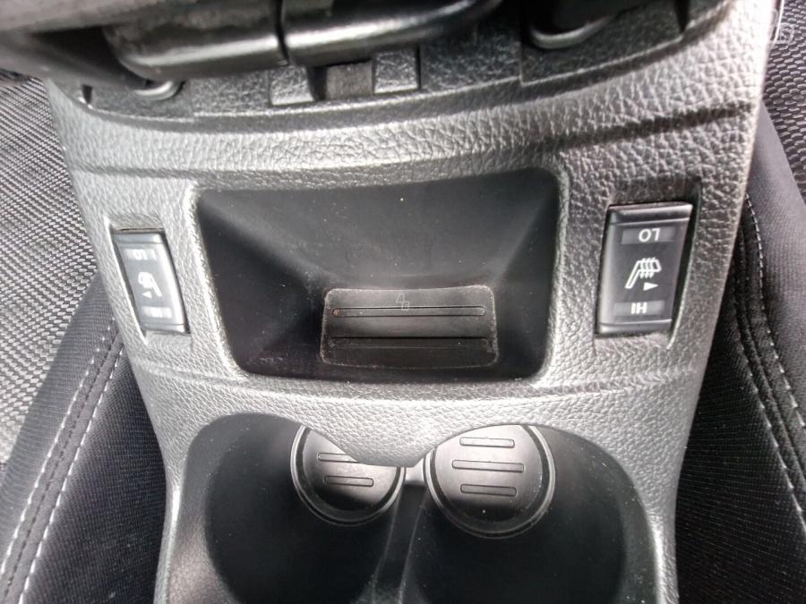 White Nissan Qashqai 2017 in Vilnius, with an engine capacity of 1.20 L and mileage of 129 thousand km for 8500 €, photo 22 on AUTOMOTO.COM.LV