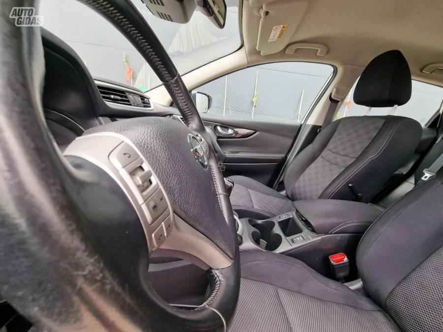 White Nissan Qashqai 2017 in Vilnius, with an engine capacity of 1.20 L and mileage of 129 thousand km for 8500 €, photo 23 on AUTOMOTO.COM.LV