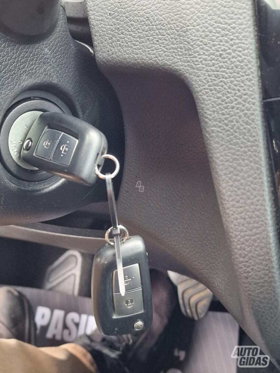 White Nissan Qashqai 2017 in Vilnius, with an engine capacity of 1.20 L and mileage of 129 thousand km for 8500 €, photo 32 on AUTOMOTO.COM.LV