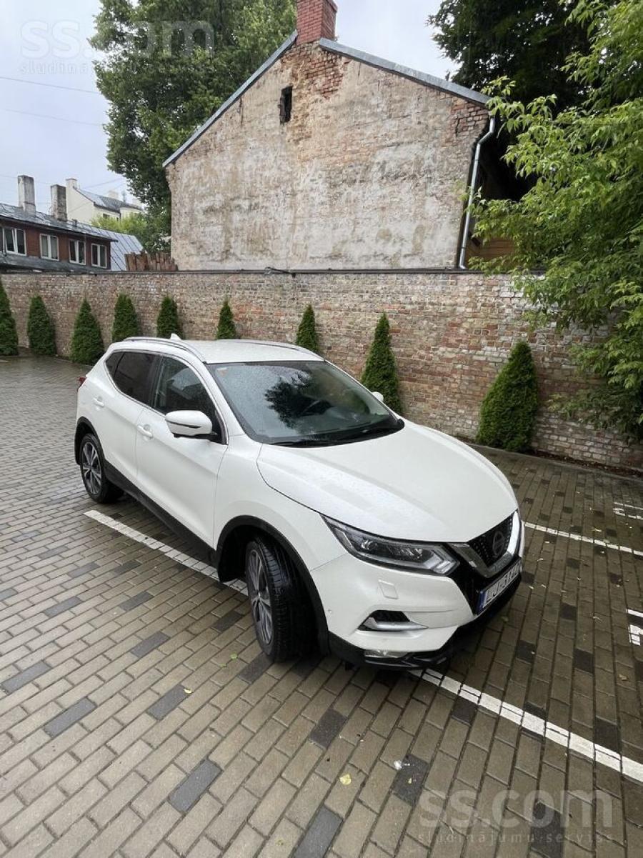 Balts Nissan Qashqai 2018 Rīga, ar dzinēja tilpumu 1.20 L un nobraukumu 136 tūkst. km par 12990 €, foto 1 vietnē AUTOMOTO.COM.LV