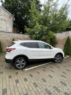 Balts Nissan Qashqai 2018 Rīga, ar dzinēja tilpumu 1.20 L un nobraukumu 136 tūkst. km par 12990 €, foto 2 vietnē AUTOMOTO.COM.LV