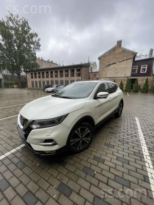 Balts Nissan Qashqai 2018 Rīga, ar dzinēja tilpumu 1.20 L un nobraukumu 136 tūkst. km par 12990 €, foto 4 vietnē AUTOMOTO.COM.LV