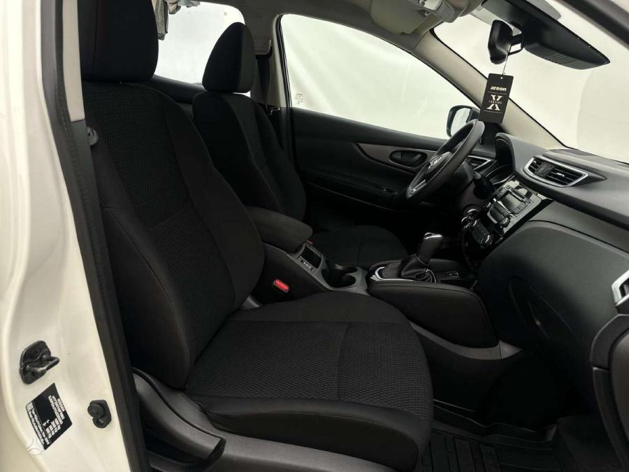 White Nissan Qashqai 2018 in Vilnius, with an engine capacity of 1.20 L and mileage of 113 thousand km for 11590 €, photo 13 on AUTOMOTO.COM.LV